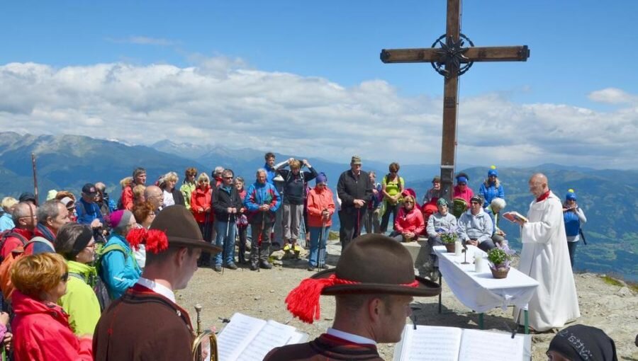 Erzdiözese Salzburg und Alpenverein sehen Rückgang bei Bergmessen - DSGÖ